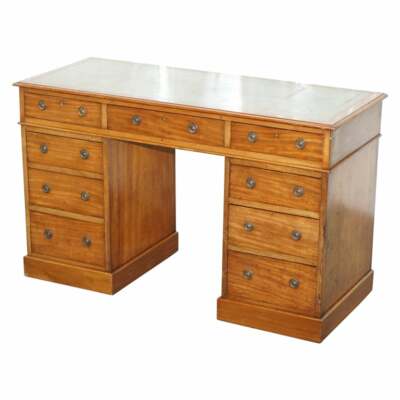 1800-1899 - Clerk's Desk