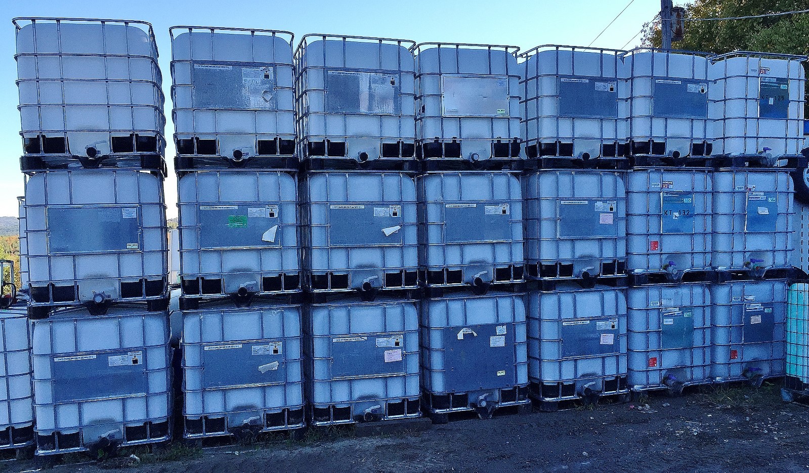 NEW! FOOD GRADE IBC 275 gn Liquid Storage Tote Tank Potable Water & SAP ...