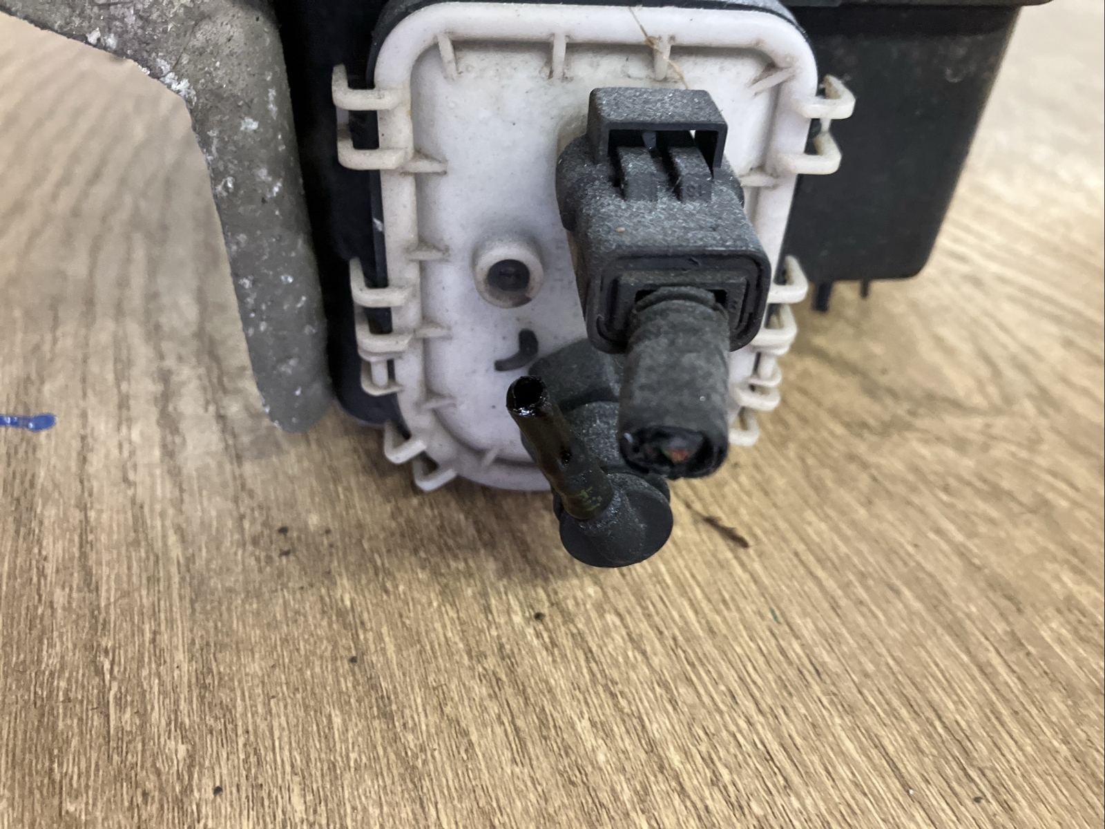 Peugeot 3008 EOLYS Fuel Additive DPF Tank 9671981280 2012 for sale ...