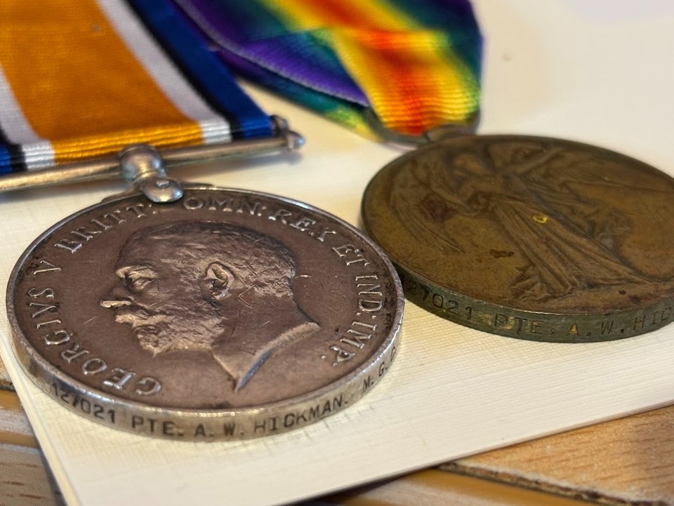 Machine Gun Corps WW1 Medal pair Prisoner of War, Stendal Chichester ...