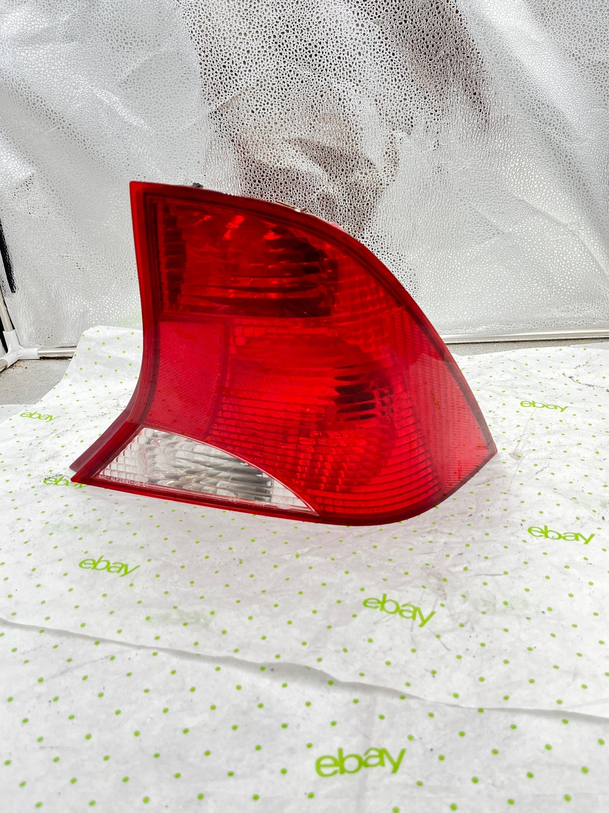 00 01 02 03 04 FORD FOCUS Tail Light Assembly Right passenger side | eBay