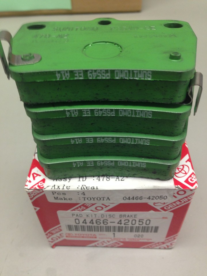 2004 - 2005 RAV4 Rear Brake Pads NEW genuine Toyota OEM 04466-42050 | eBay