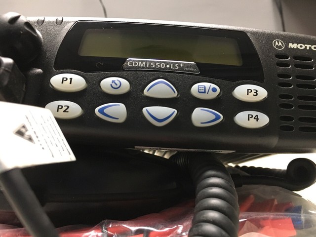 Motorola CDM 1550 LS 700 MHz 2-way Radio Model AAM255HF4DP5AN Shape for ...