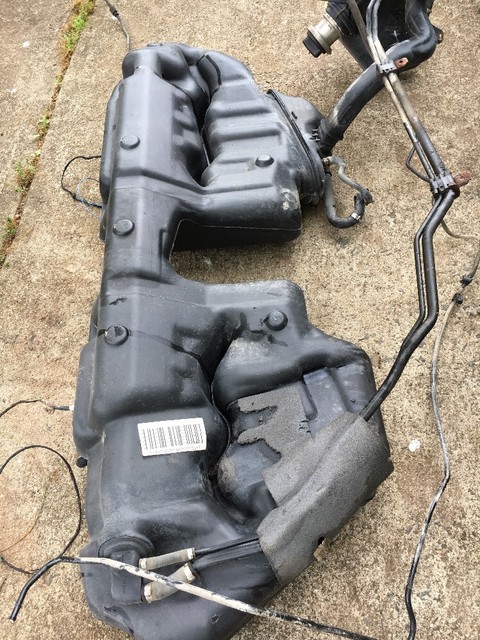 94-00 Genuine MERCEDES W202 C280 Plastic Fuel Tank Assembly 2024705701 ...