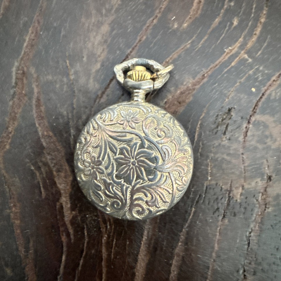 Vintage COLIBRI 17 Jewel Swiss Made Manual Wind Pocket Watch 26mm | eBay