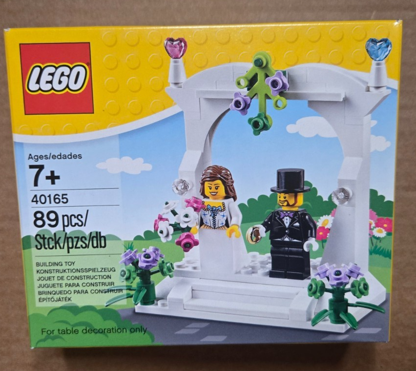 LEGO 40165: Minifigure Wedding Cake Topper - NISB, will ship in a box ...