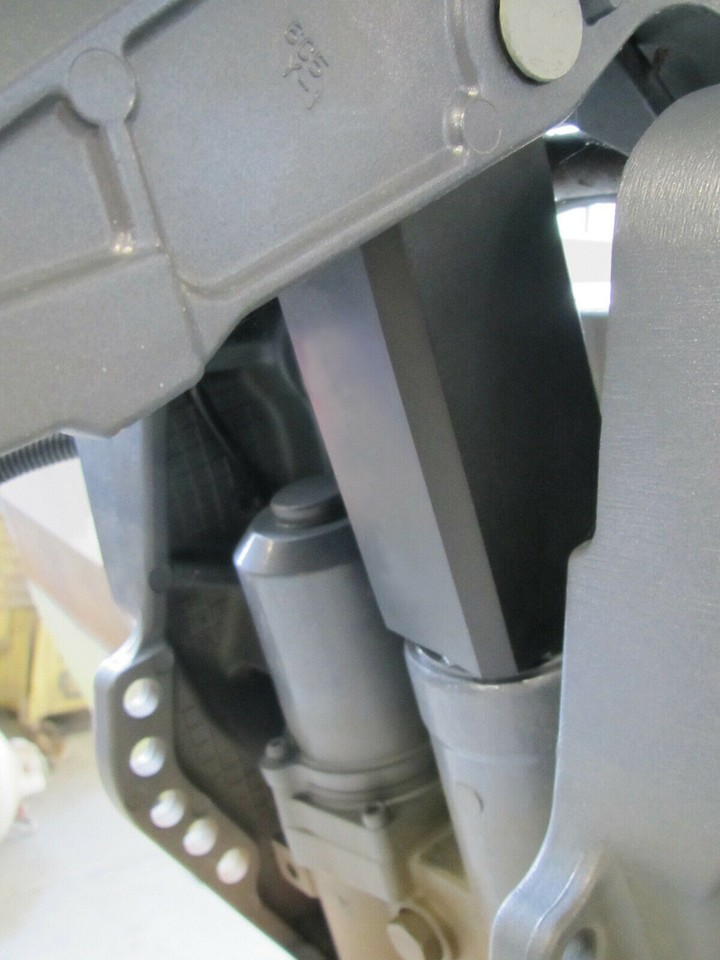 Mercury / Yamaha outboards universal single ram transom saver motor ...