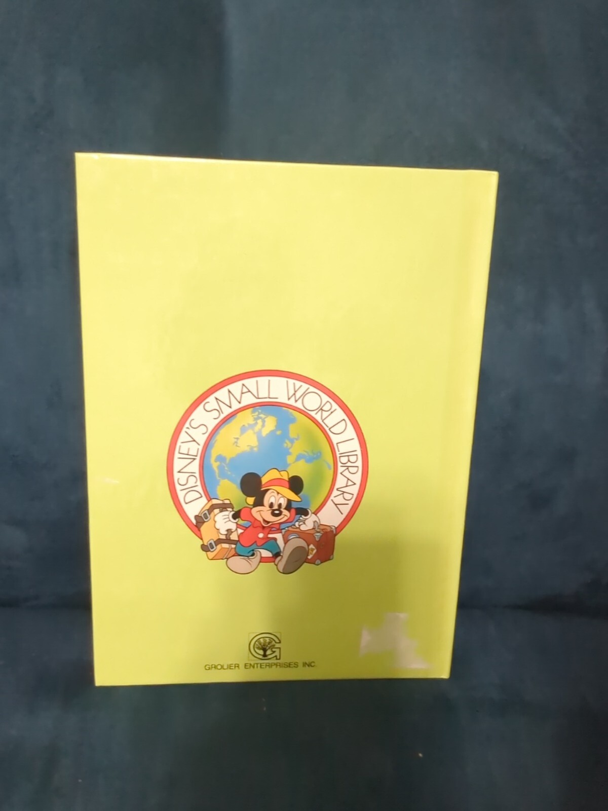 Disney's Small World Library - Goofy Takes Off - An Adventure In ...