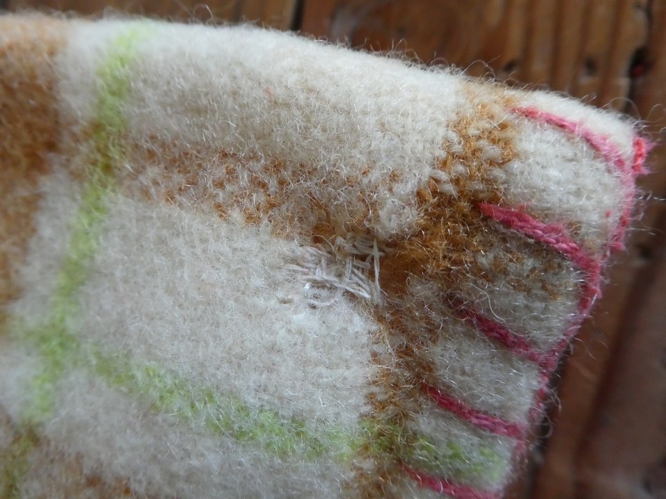 VINTAGE TASMANIAN WAVERLEY MILLS CALEDONIAN PURE WOOL PINK PLAID ...