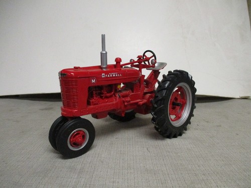 2014 Ertl International Harvester Farmall Model M Toy Tractor, 1/16 ...