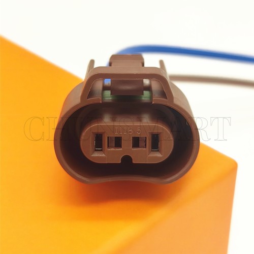 8111002110 Low Beam Headlights Connector Plug For Toyota Corolla 2001 ...