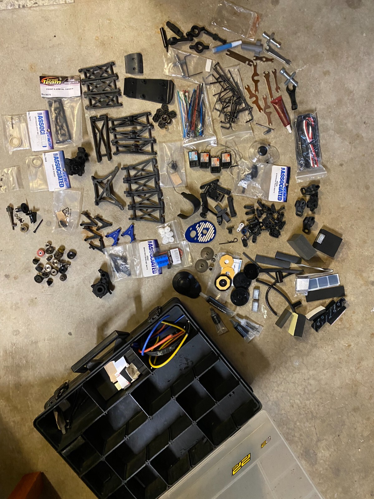 TEAM ASSOCIATED B5M BUGGY B44 Truck Truggy LOTS OF SPARE PARTS B4.2 ...