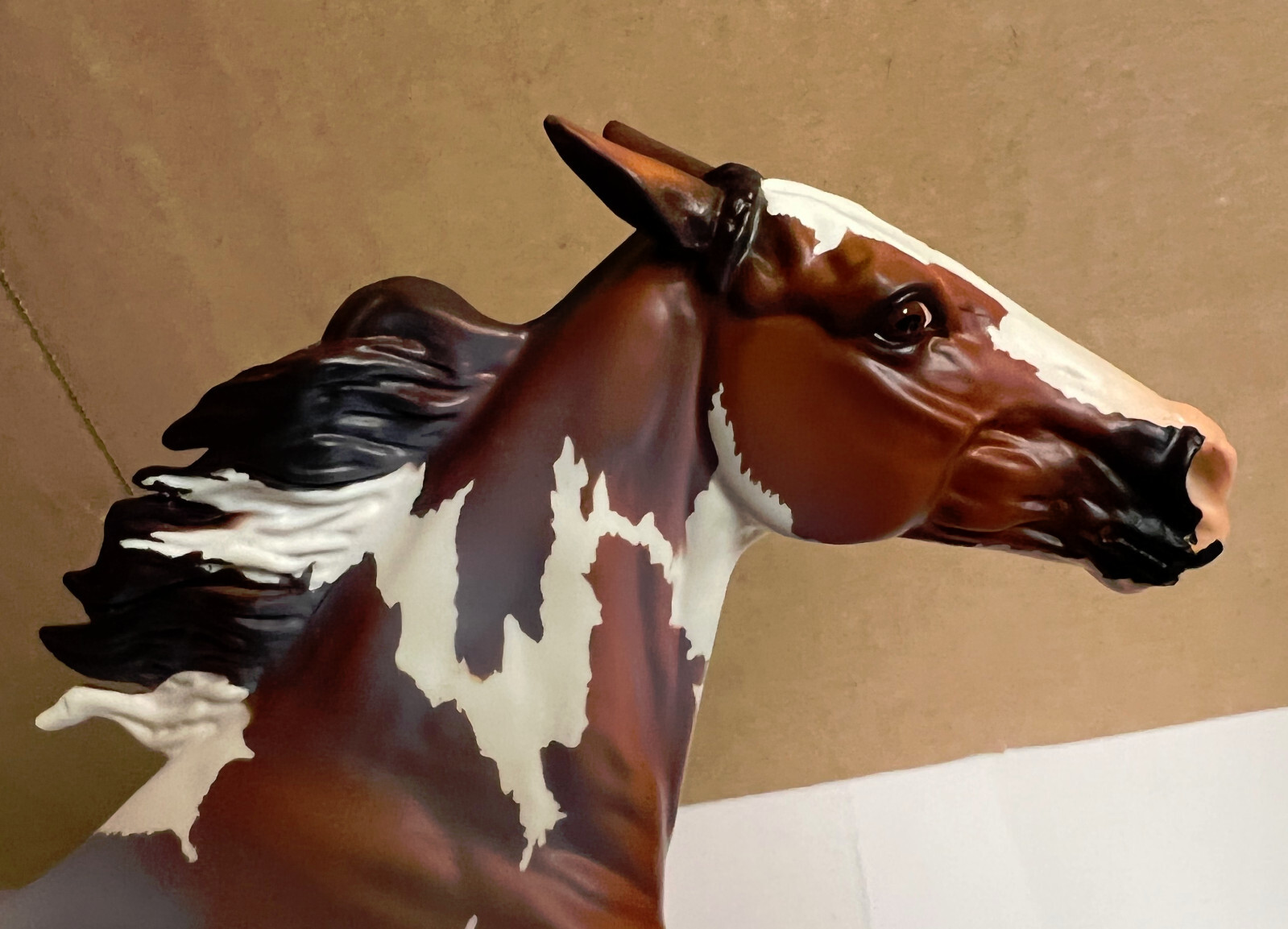 Breyer Constantia 2022 Premier Club Model Horse Standardbred Pinto Mare ...