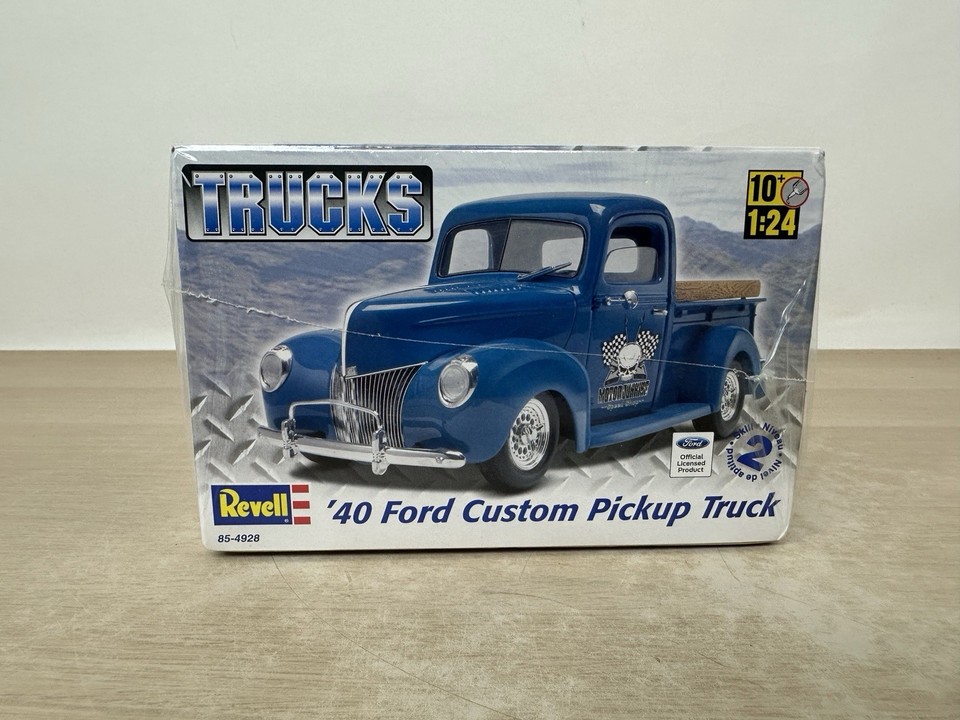 Revell Trucks 1:24 '40 Ford Custom Pickup Truck Plastic Model Kit - NEW ...
