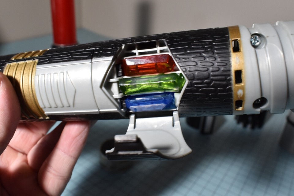 Star Wars Disney Parks Build Your Own Lightsaber Blue, Red, Green Kyber ...