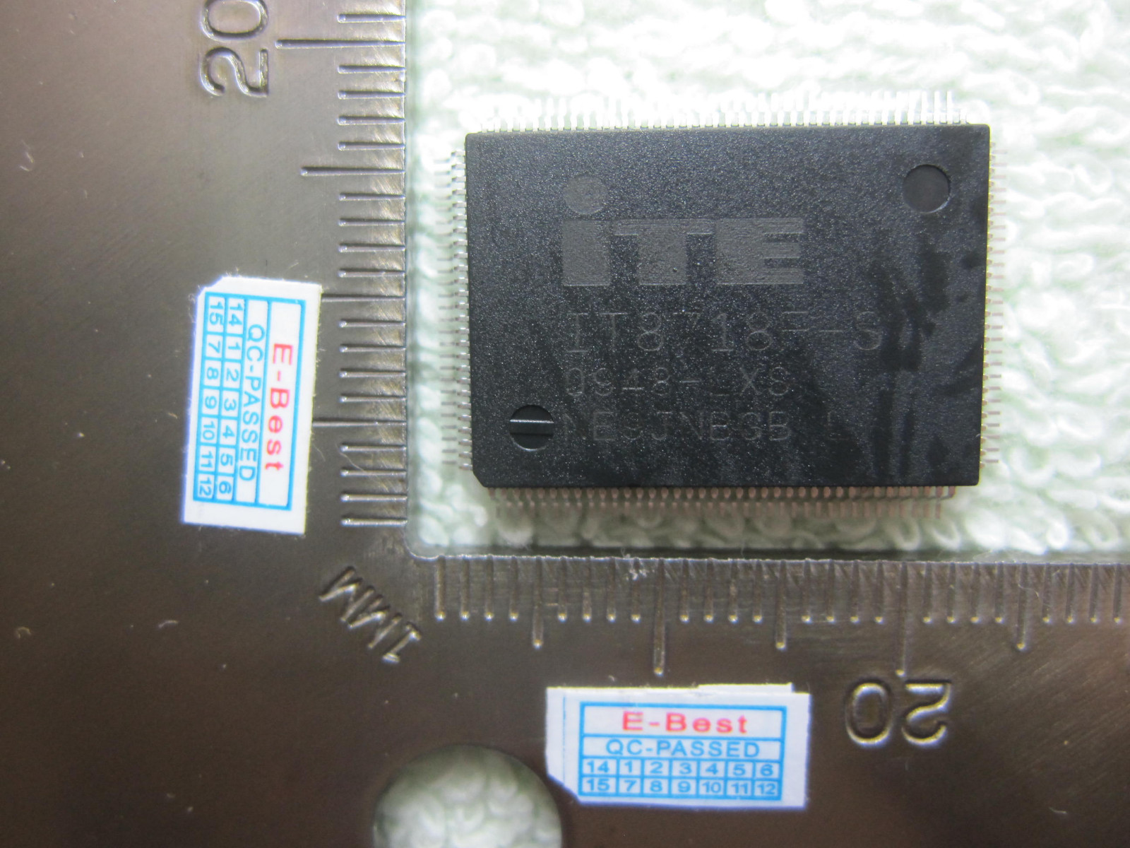 2x 1T8718F-S ITB718F-S IT87I8F-S IT871BF-5 ITE8718F-S IT8718F-S LXS GB ...