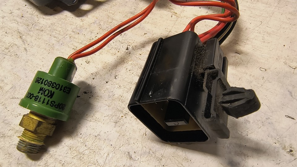 P38 Range Rover Air Suspension EAS Valve Block Driver & Pressure Switch ...