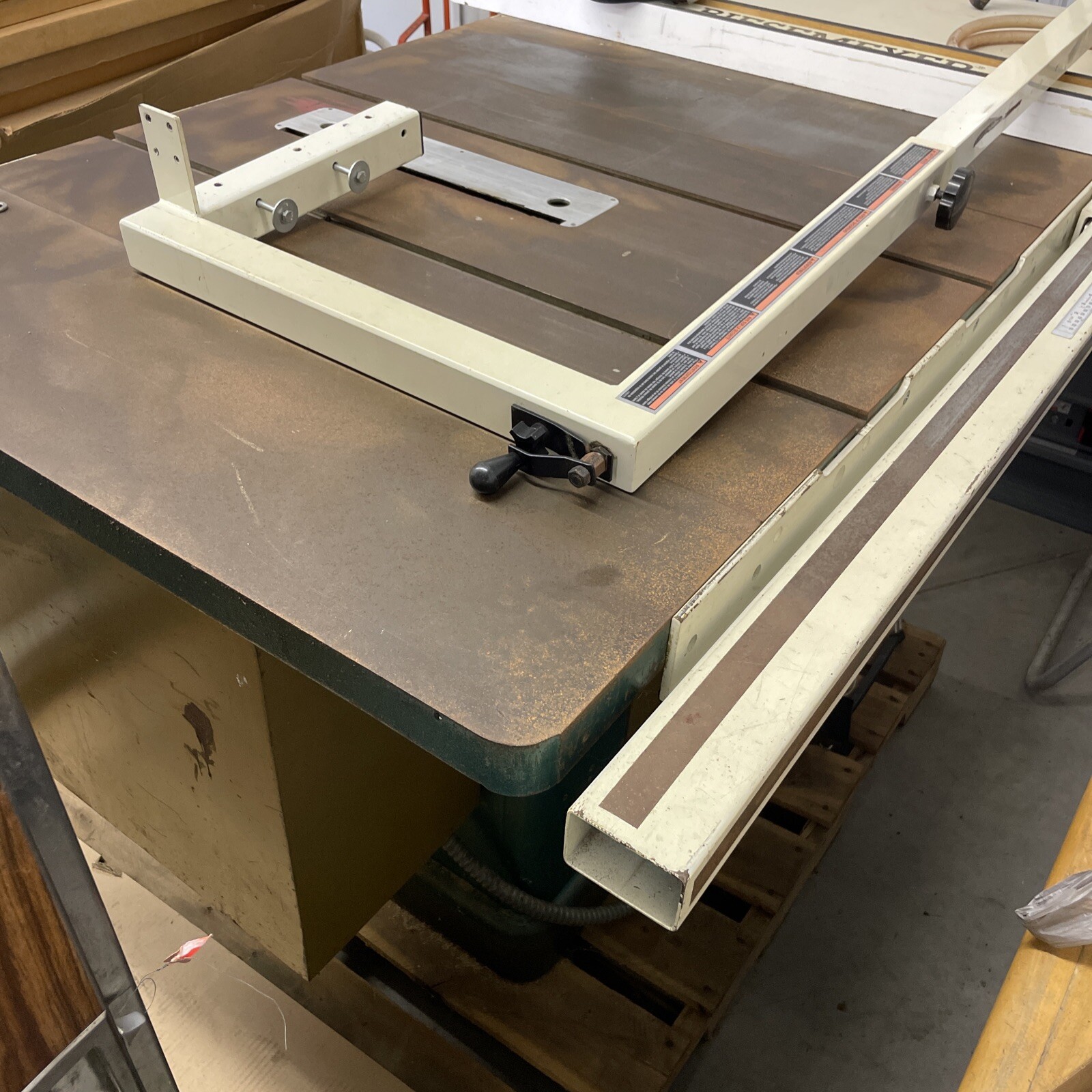 Powermatic Model 72 Table Saw, 3PH 208-220/440 V, 5HP Motor, Biesemeyer ...