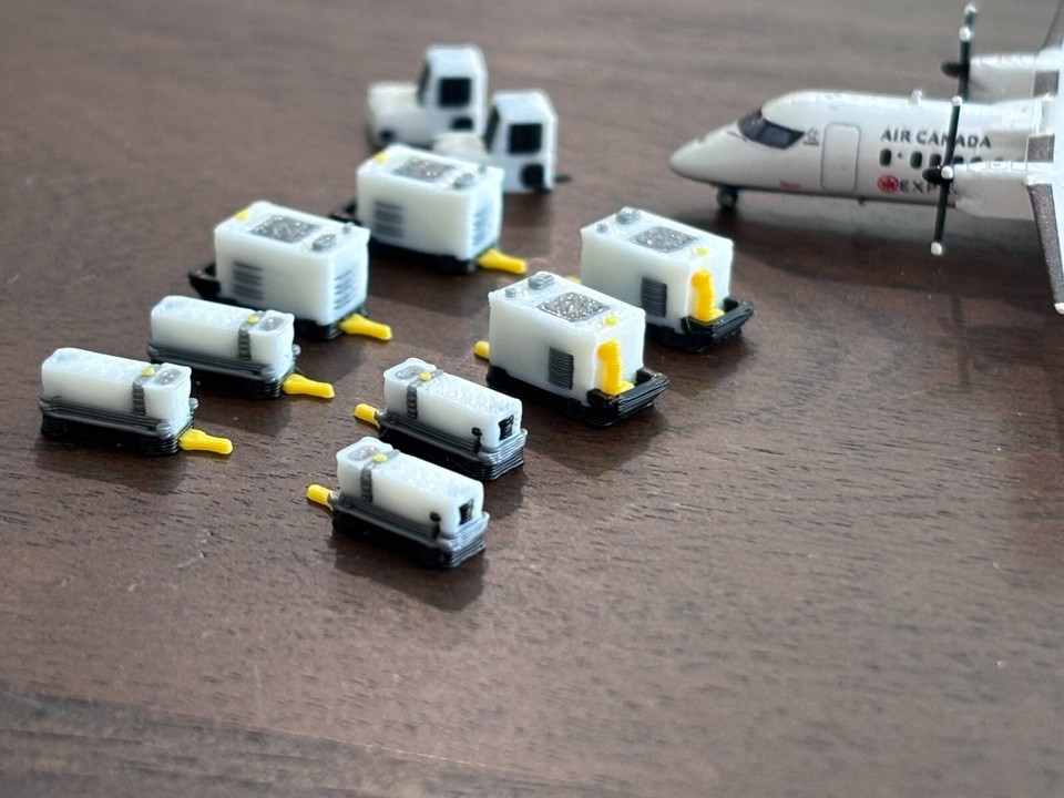 1:400 Model Airport Accessories - 10 Piece Aircraft GPU and A/C Cart ...