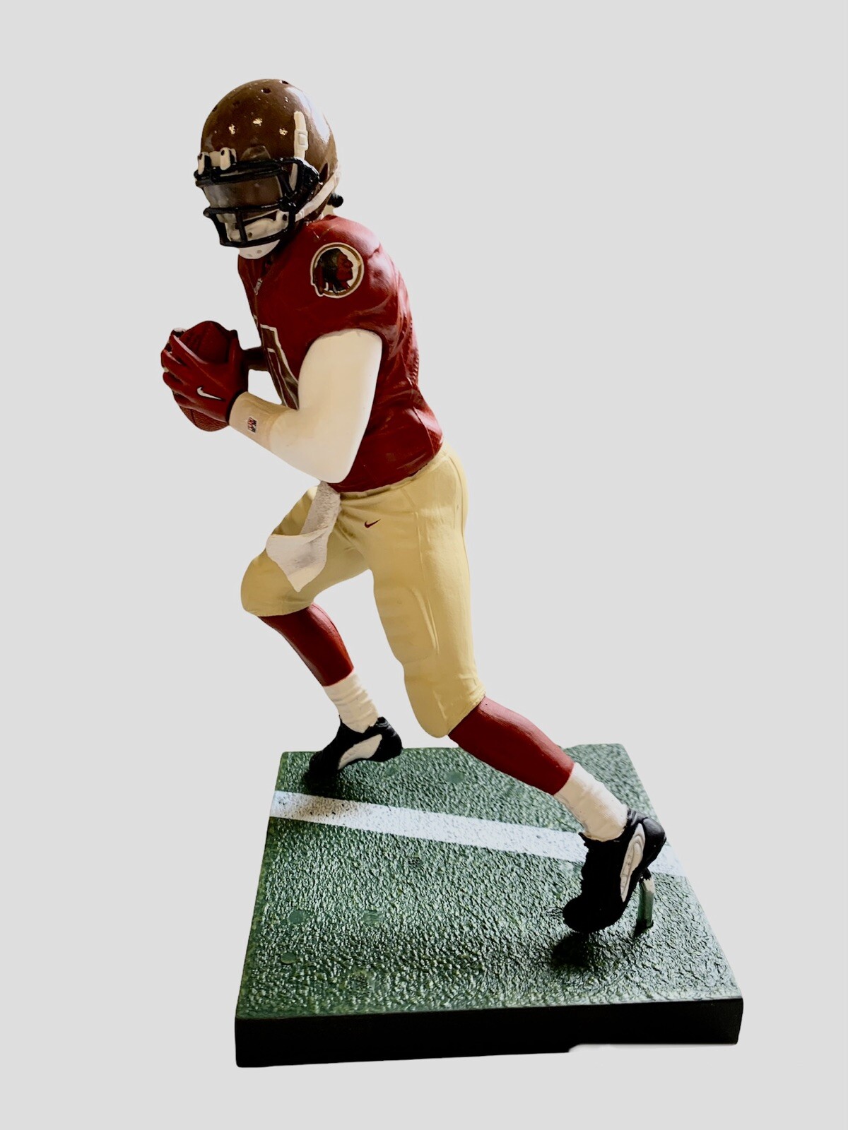 Mcfarlane NFL 31 Robert Griffin Throwback Redskins Exclusive Figure | eBay