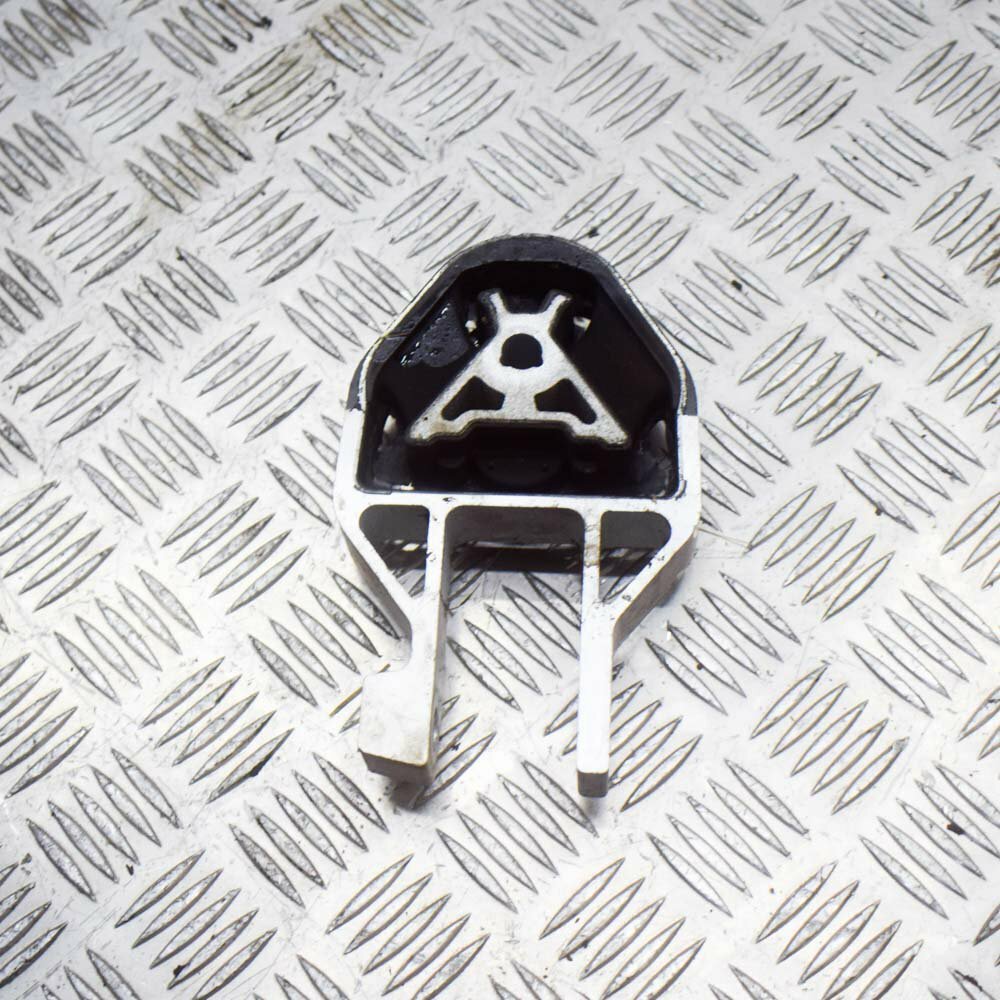 VOLVO XC40 1.5Hybrid 195Kw Automatic Gearbox Mount 8888763927 32222105 ...