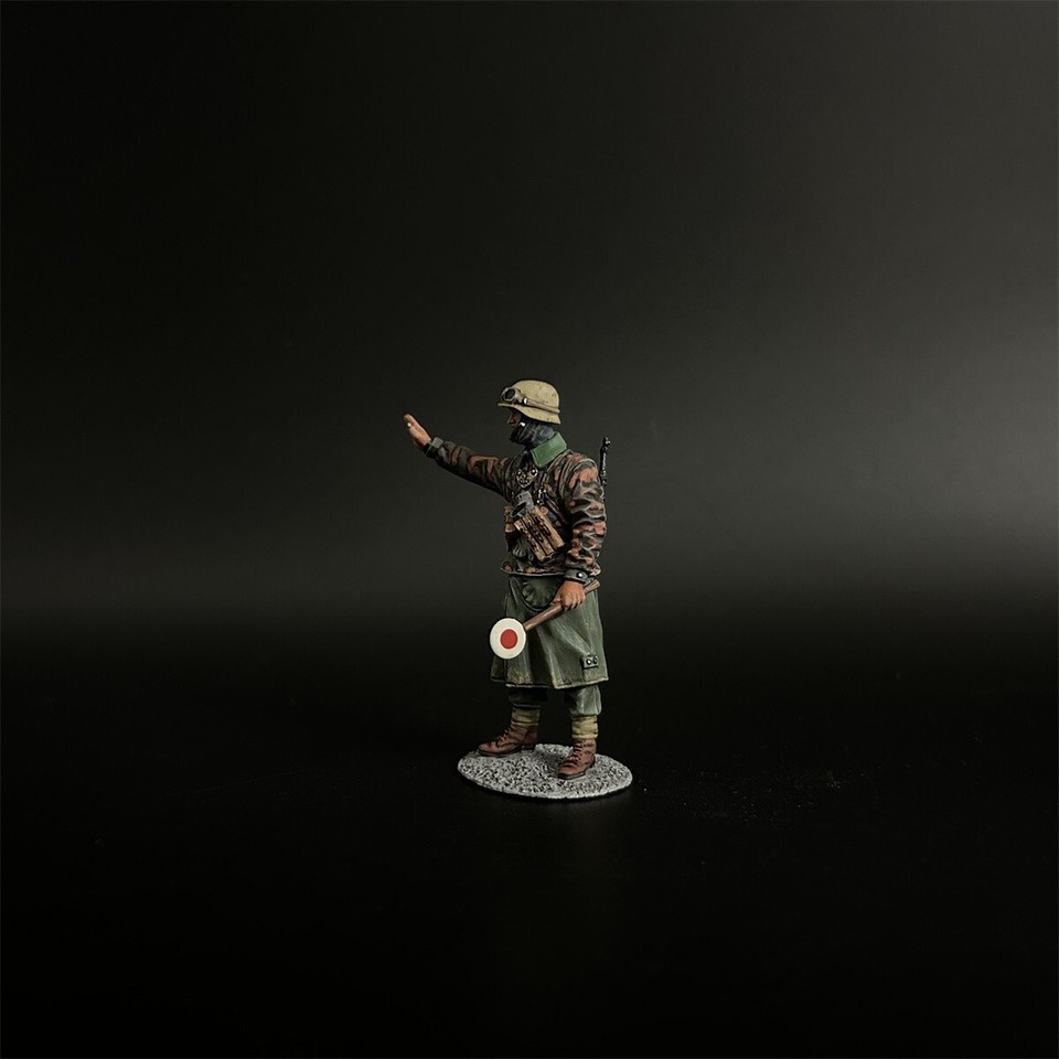 WAR PARK MINIATURES 1:30 WW2 GERMAN KH099 GERMAN GENDARME WEARING ...