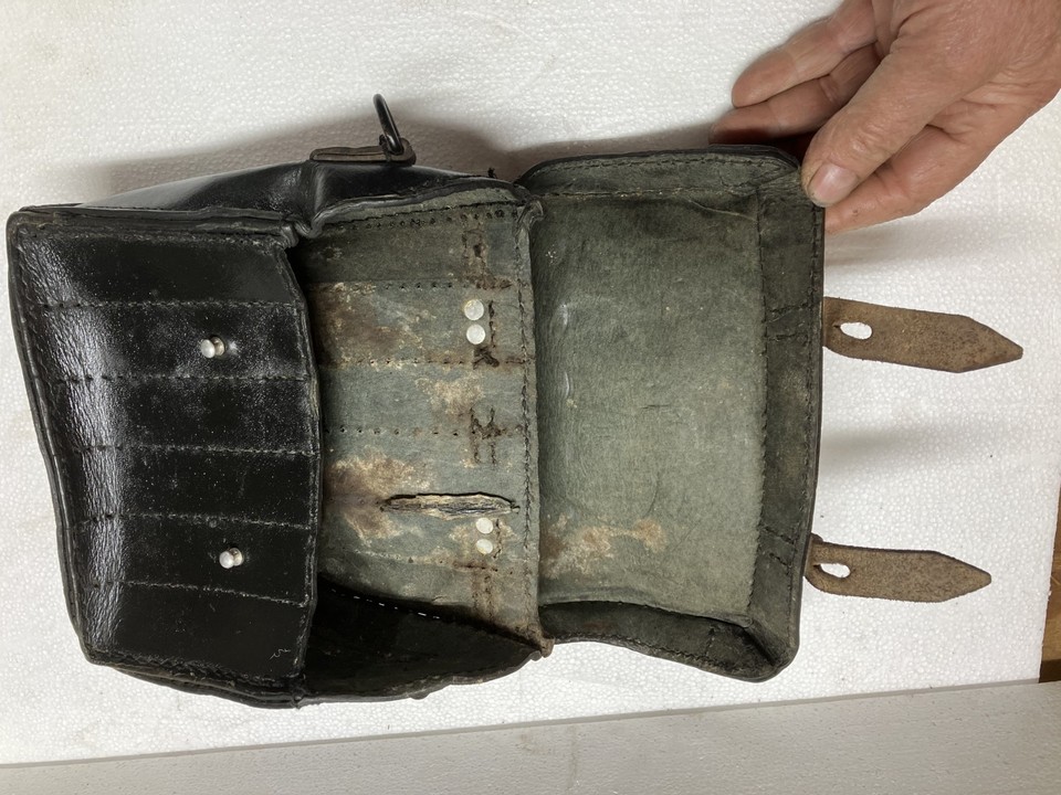 WW2 German flare pistol leather gun shell pouch 101st airborne send ...