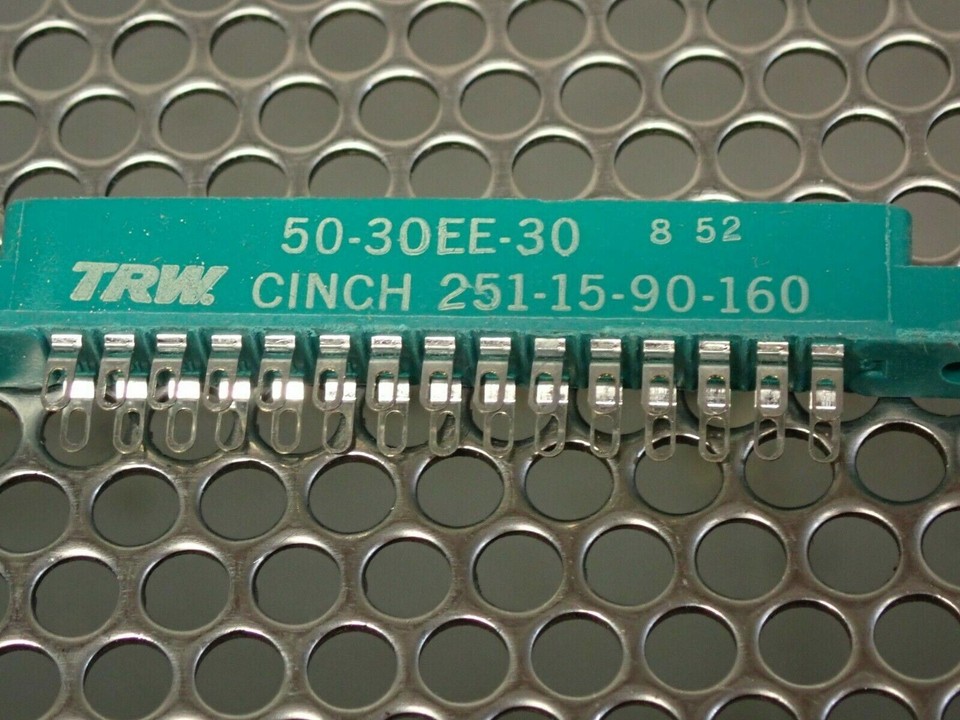 TRW 50-30EE-30 Cinch Connectors 251-15-90-160 New Old Stock (Lot of 17 ...
