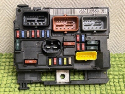 BSM R08 BOITIER FUSIBLE PEUGEOT CITROEN 9667199680 | eBay