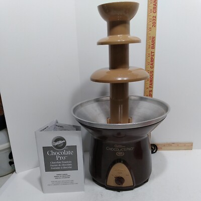 Wilton Chocolate Pro Chocolate Fountain, Model No. TL-094, Holds 4 lbs ...