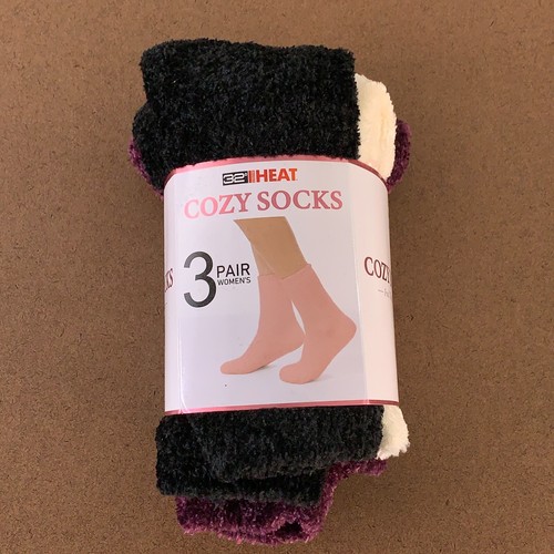 32 Degrees Heat Women's Small/Medium Black Ivory Plum Cozy Crew Sock 3 ...