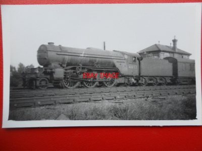 PHOTO LNER GRESLEY CLASS V2 2-6-2 LOCO NO 4852 BR 60881 | eBay UK