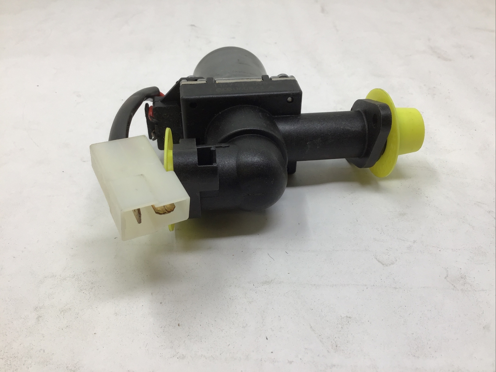 3946692 Volvo Water Heater Valve Bosch 1147412095 BEHR A7202 for sale ...