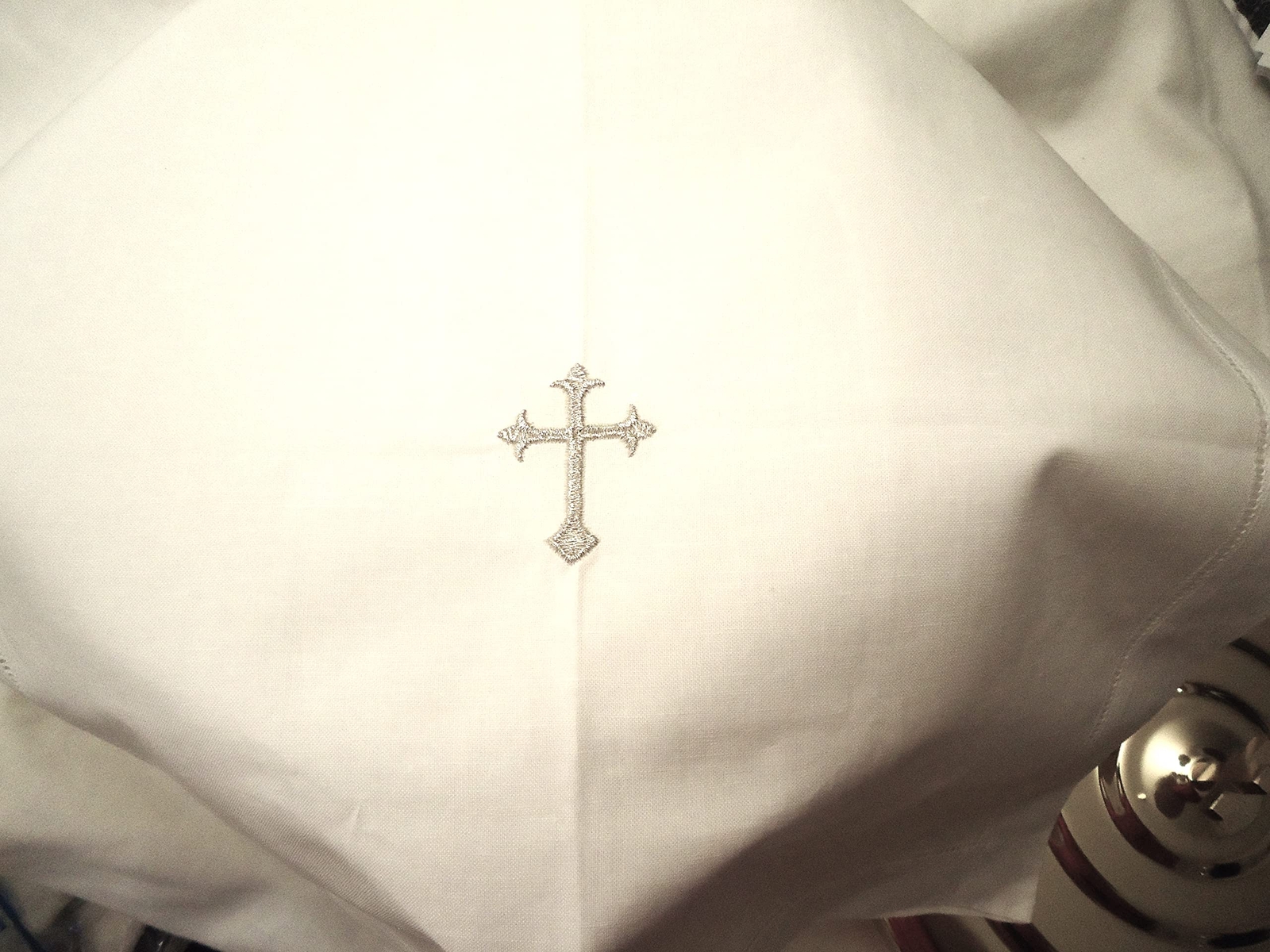 White Linen Altar Cloth with Silver Cross Embroidery 18 inches Square ...