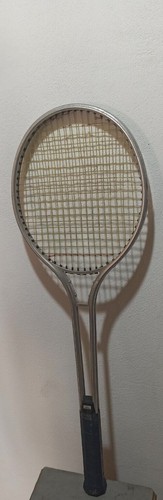 Very light Shine Taiwan professional tennis racket in excellent ...