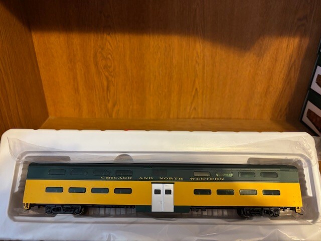 Walthers HO 932-6251, CNW PS DD Bi-Level Commuter Coach Car, Preowned ...