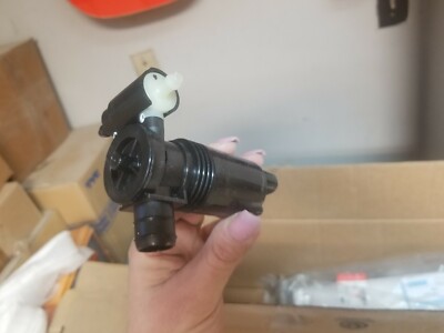 New Headlight Washer Pump For Land Rover Range Rover Sport LR4 Evoque ...