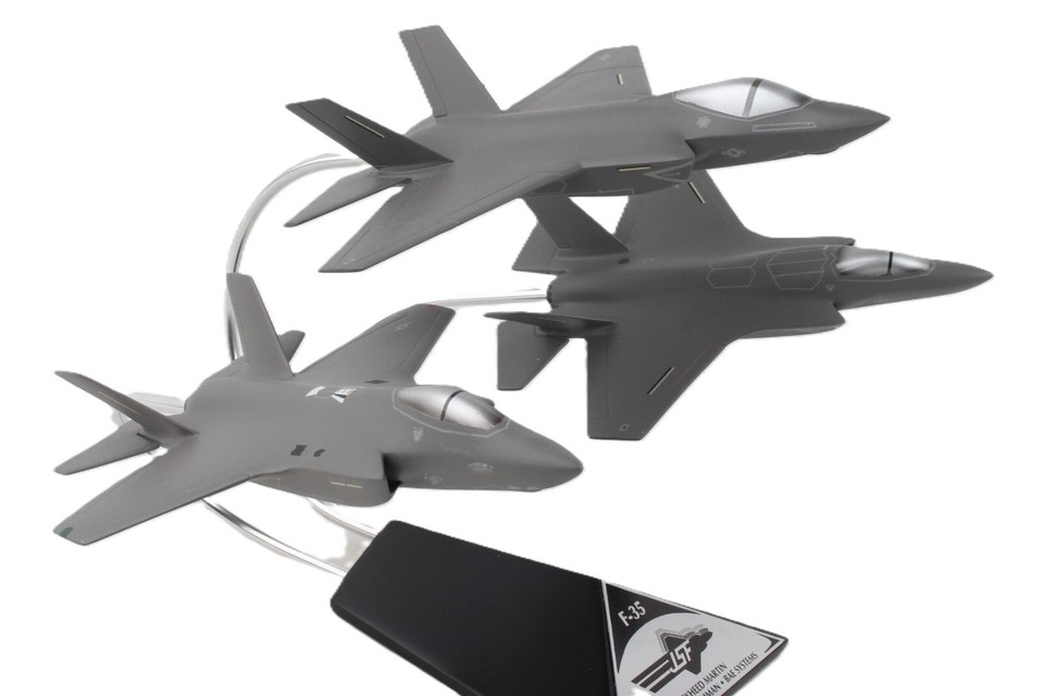 USAF Lockheed Martin Grumman F-35 JSF Desk Top 1/72 Model Airplane XX ...