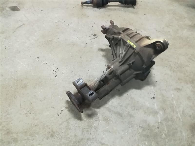 2001-2010 GMC Sierra 2500 3500 Front Axle Differential Carrier 4.10 ...