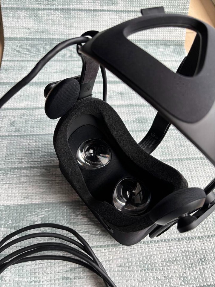 Oculus Rift CV1 VR Virtual Reality Headset Full Set Black Good ...