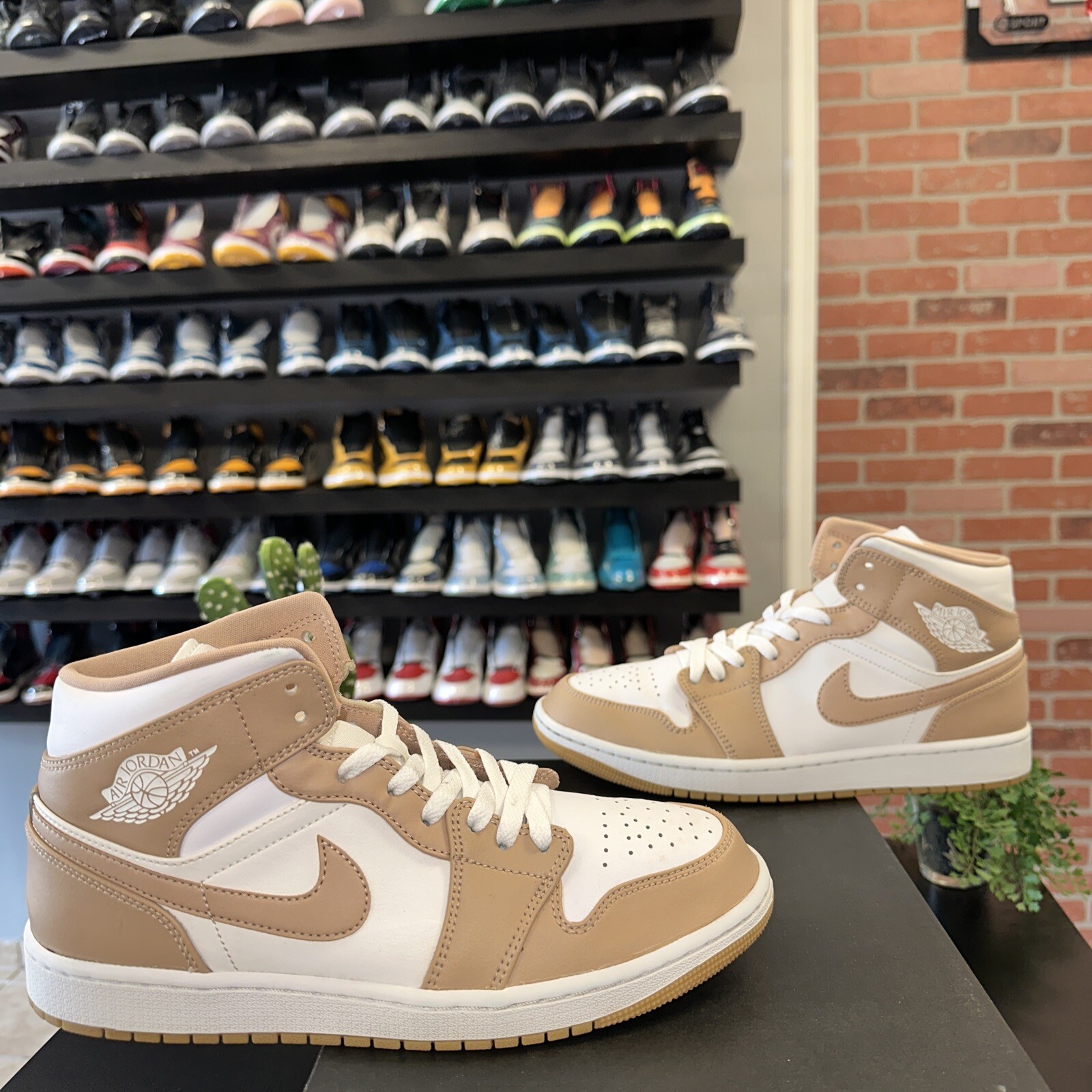 AUTHENTIC 554724 271 Jordan 1 Mid Tan Gum 2021 Size 9… - Gem