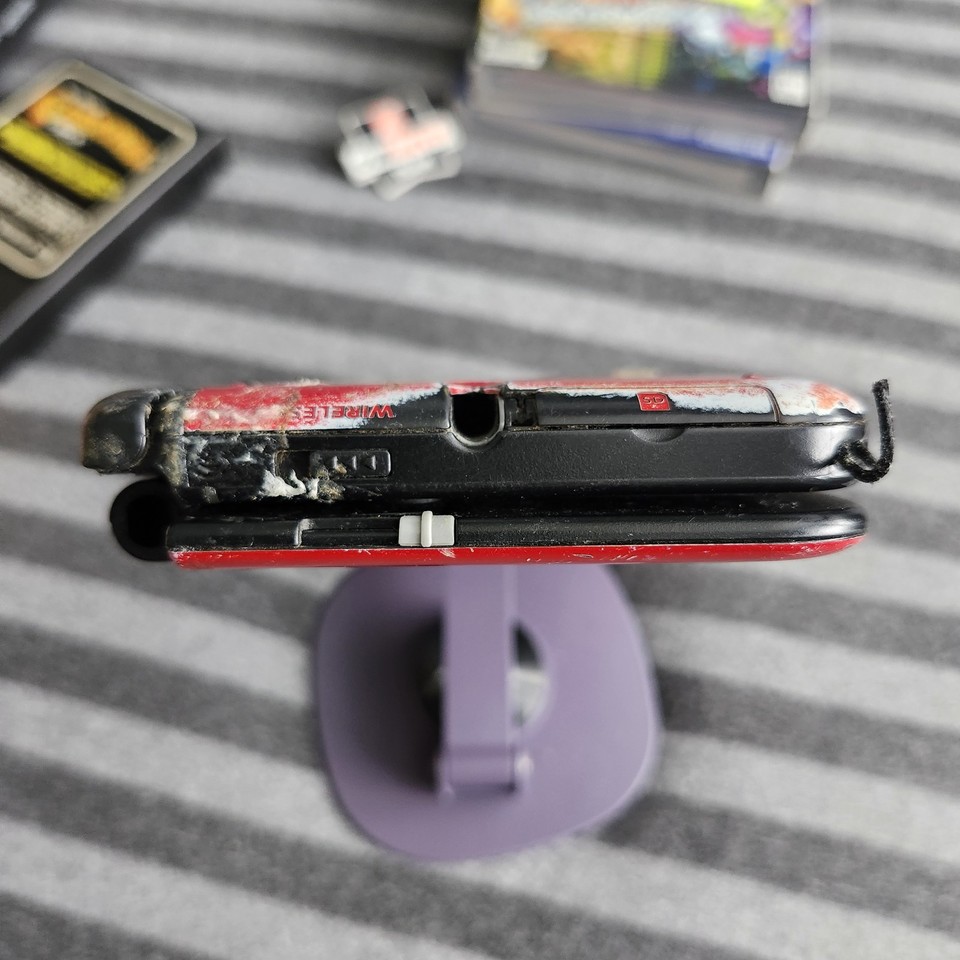 Nintendo 3DS LL Red/Black (NTSC-J) - FOR PARTS OR REPAIR - Broken Top ...