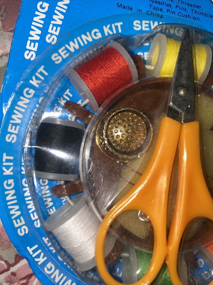 Vintage Mini Sewing Kit Mini Hand Travel Case Thread Tape Scissors Pins ...