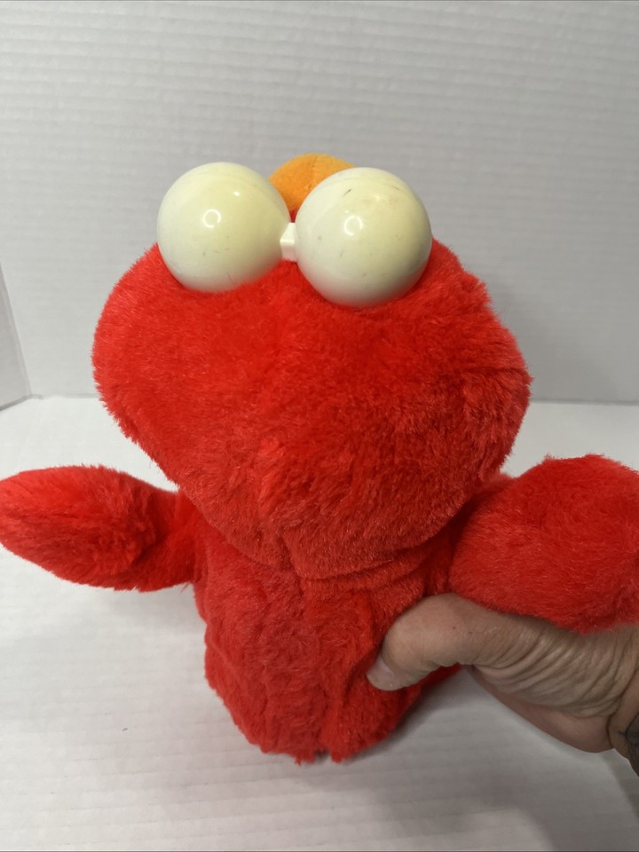 Tickle Me Elmo Surprise Soft Talking / Laughing Vibrating Mattel 2000 ...