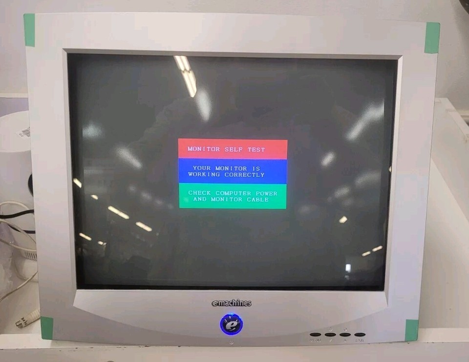 eMachines 786N - 17" CRT Computer Monitor - eView 17f3 - Gaming Color ...