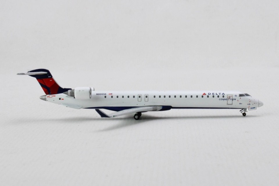 GEMINI JETS (GJDAL2029) DELTA CRJ-900LR "SKYWEST" 1:400 SCALE DIECAST ...