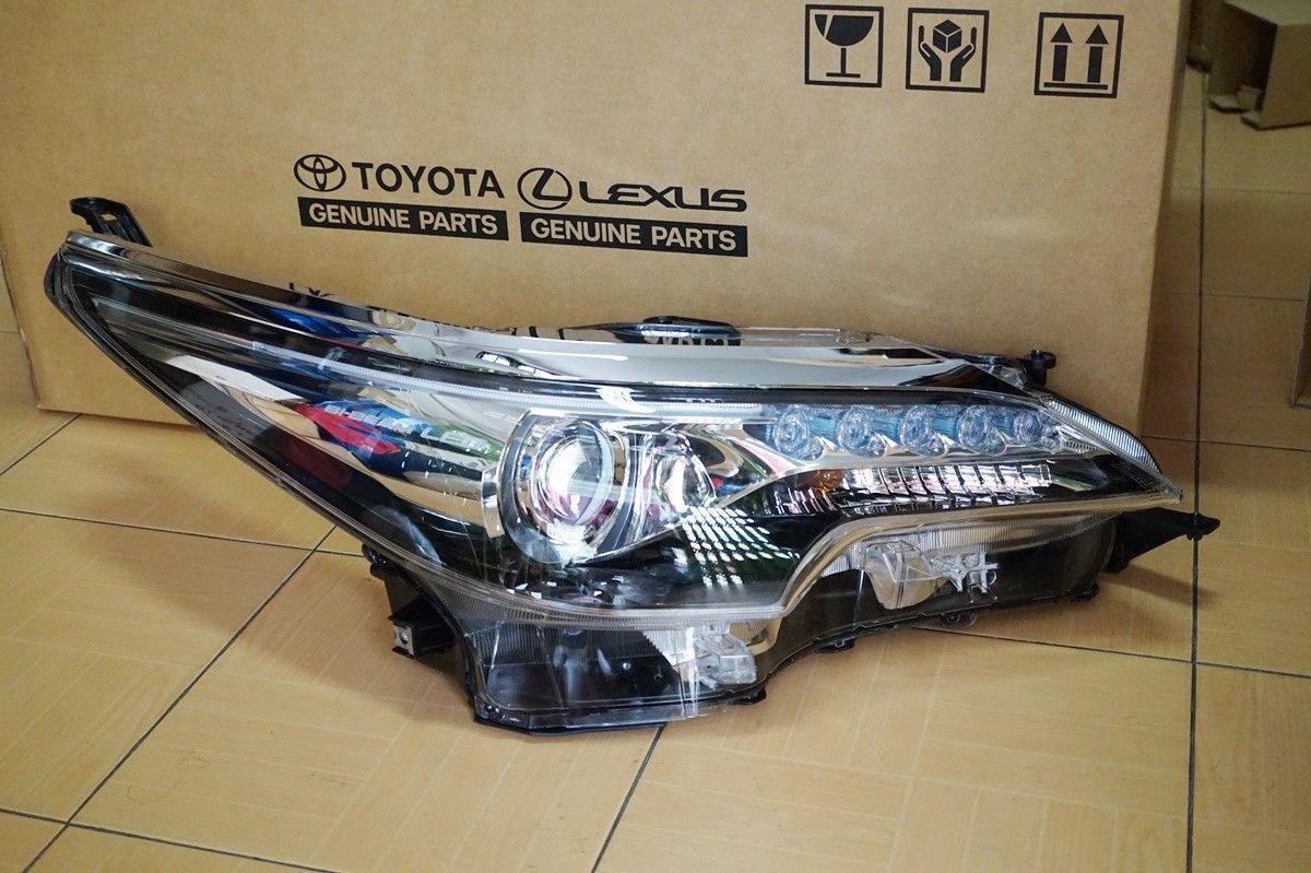GENUINE BI-BEAM LED HEADLIGHT FORTUNER 2015-2017 TOYOTA 81110-0KA50 ...