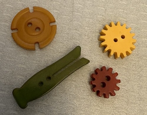 Vintage Carved Bakelite Buttons Lot 4 Green Clothespin Red Butterscotch ...