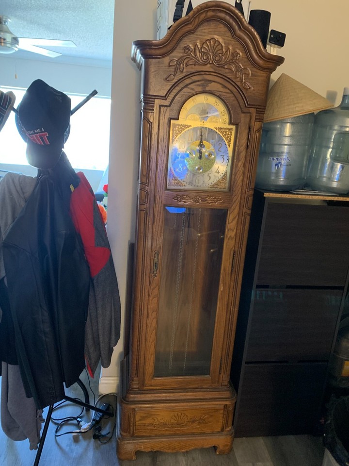 Gentle Used Antique Grandfather clock original Howard Miller model 610 ...