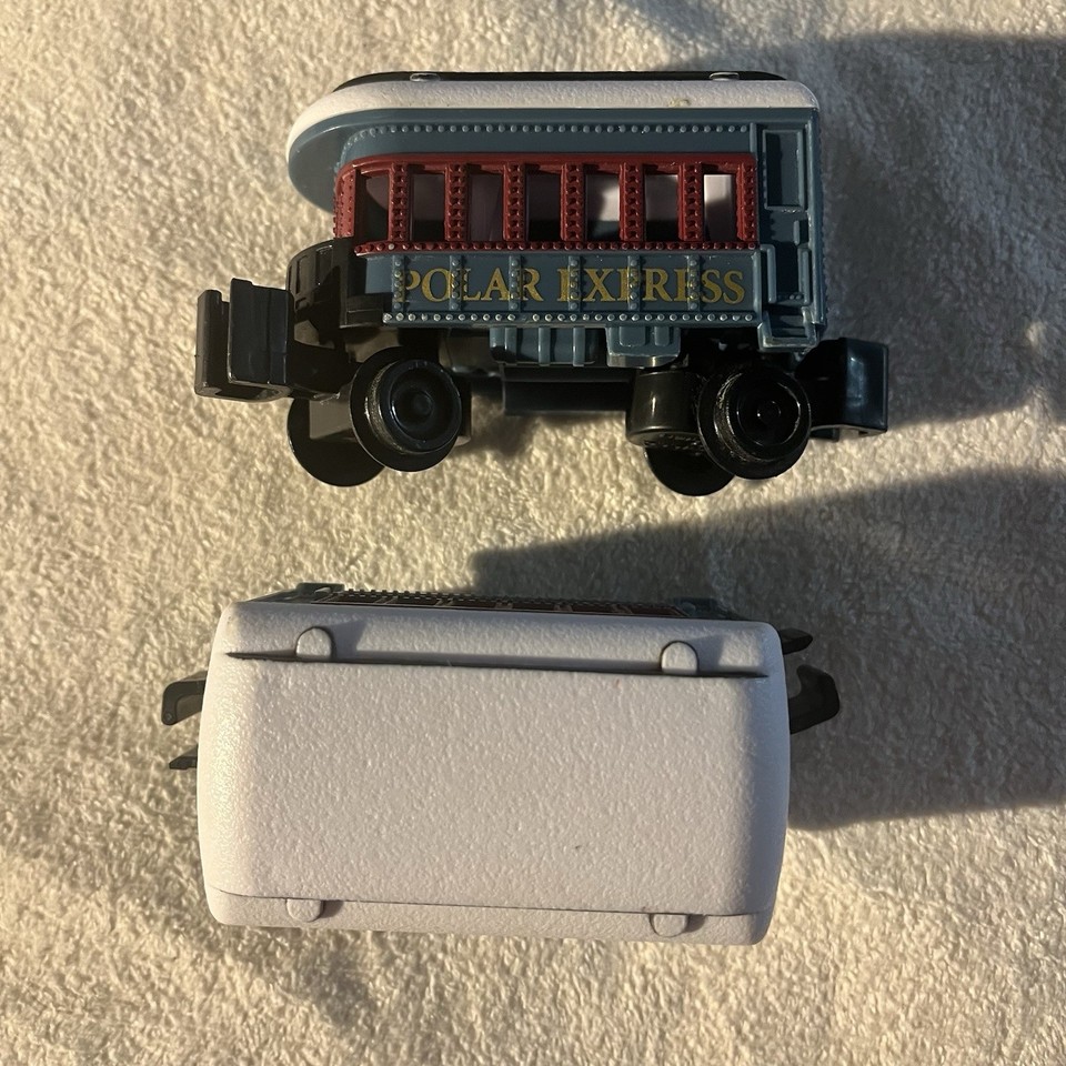 2 Lionel The Polar Express Little Lines Train Passenger Cars ...